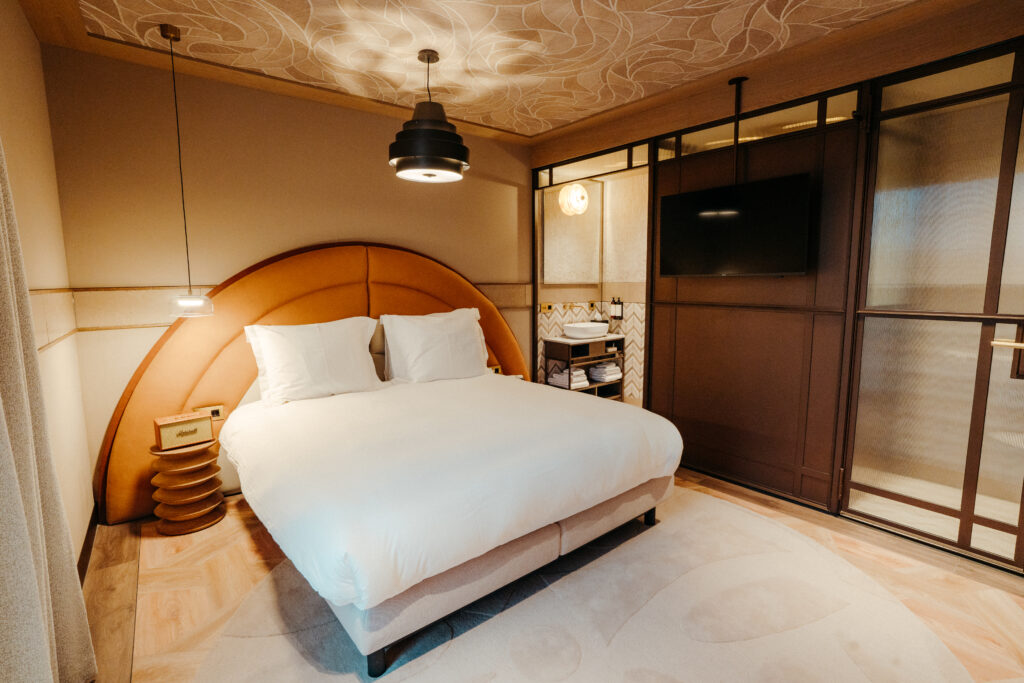 The Hotel | Luxury Accommodations at The Diamond